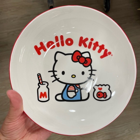 Hello Kitty | Dining | New Hello Kitty Pastaserving Bowl | Poshmark